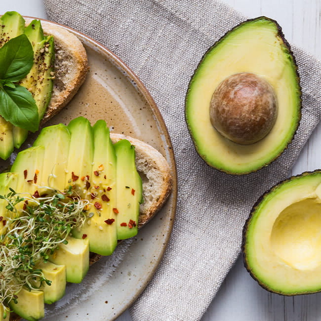 Beneficios e receitas com abacate